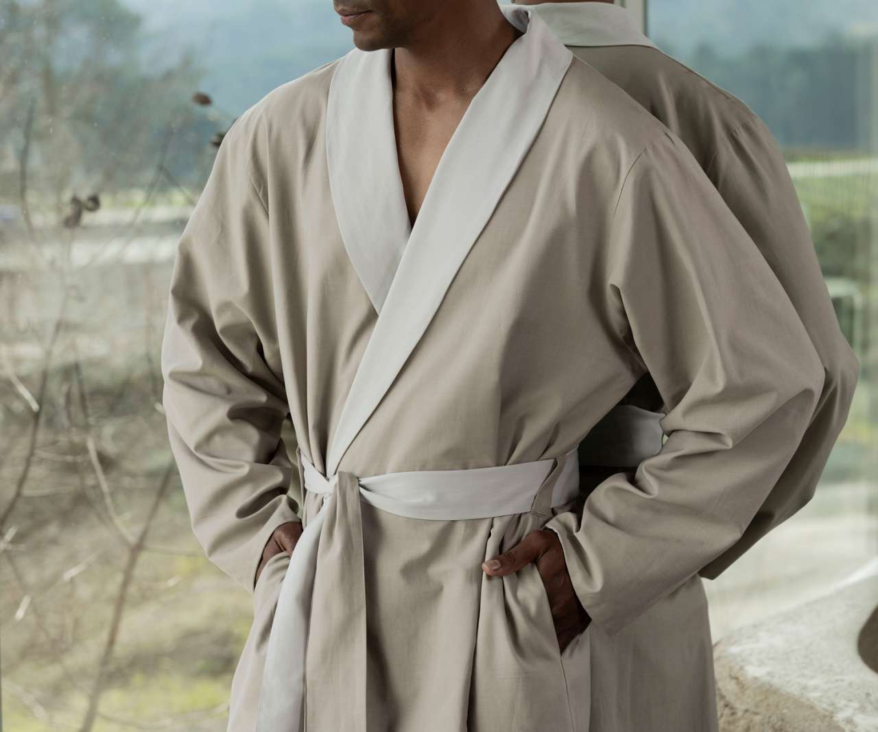 Bata de casa MARIUS en satén Calypso 650 TC de Celso de Lemos